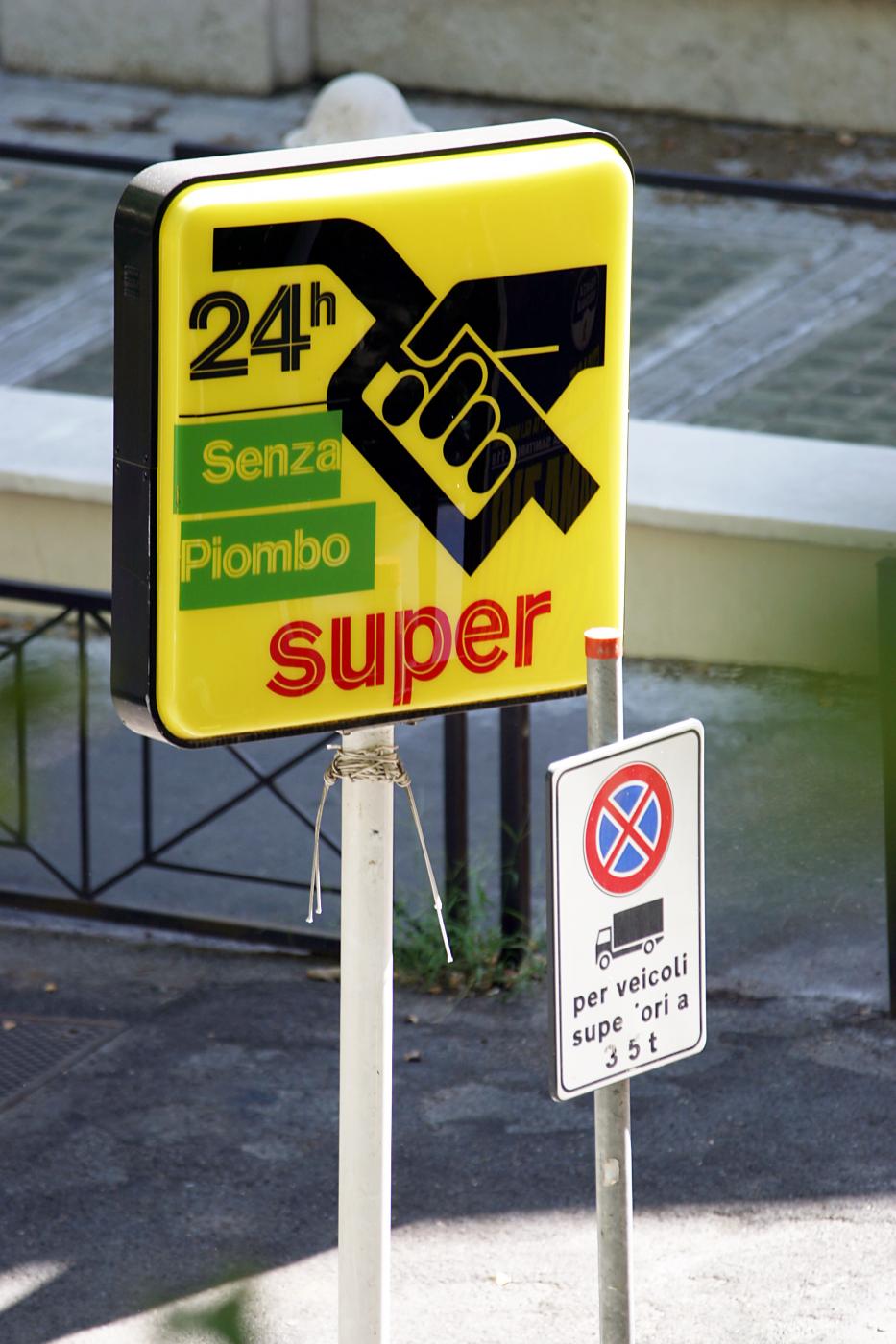 La 'Super' va in pensione: finisce l’era della benzina al piombo